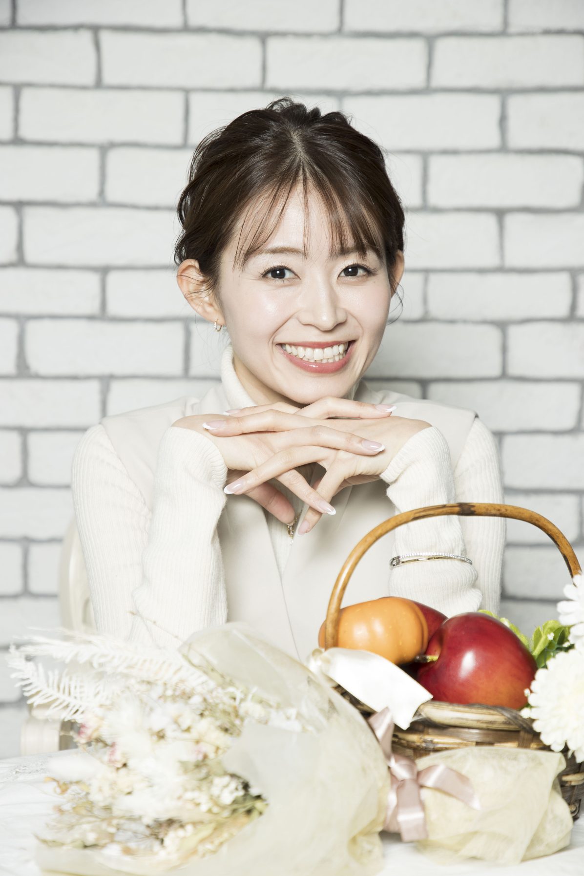 【配信限定アナザーショットも】元STVアナ・大家彩香、独占グラビア（画像全18枚） ｜ ニュース ｜ Zaisatsu.jp【財さつJP】